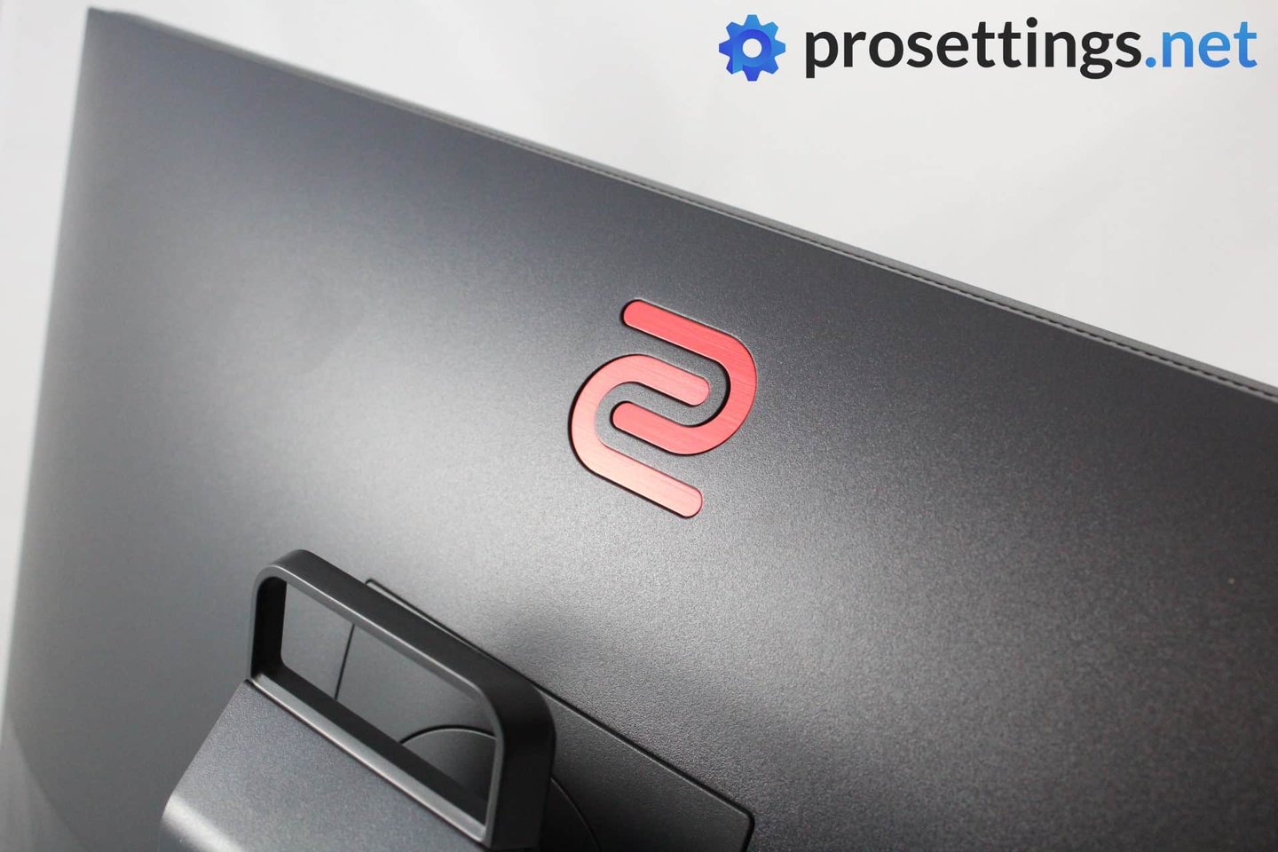 Best Monitor for CS2 [789 Pro Players, Feb 2025]