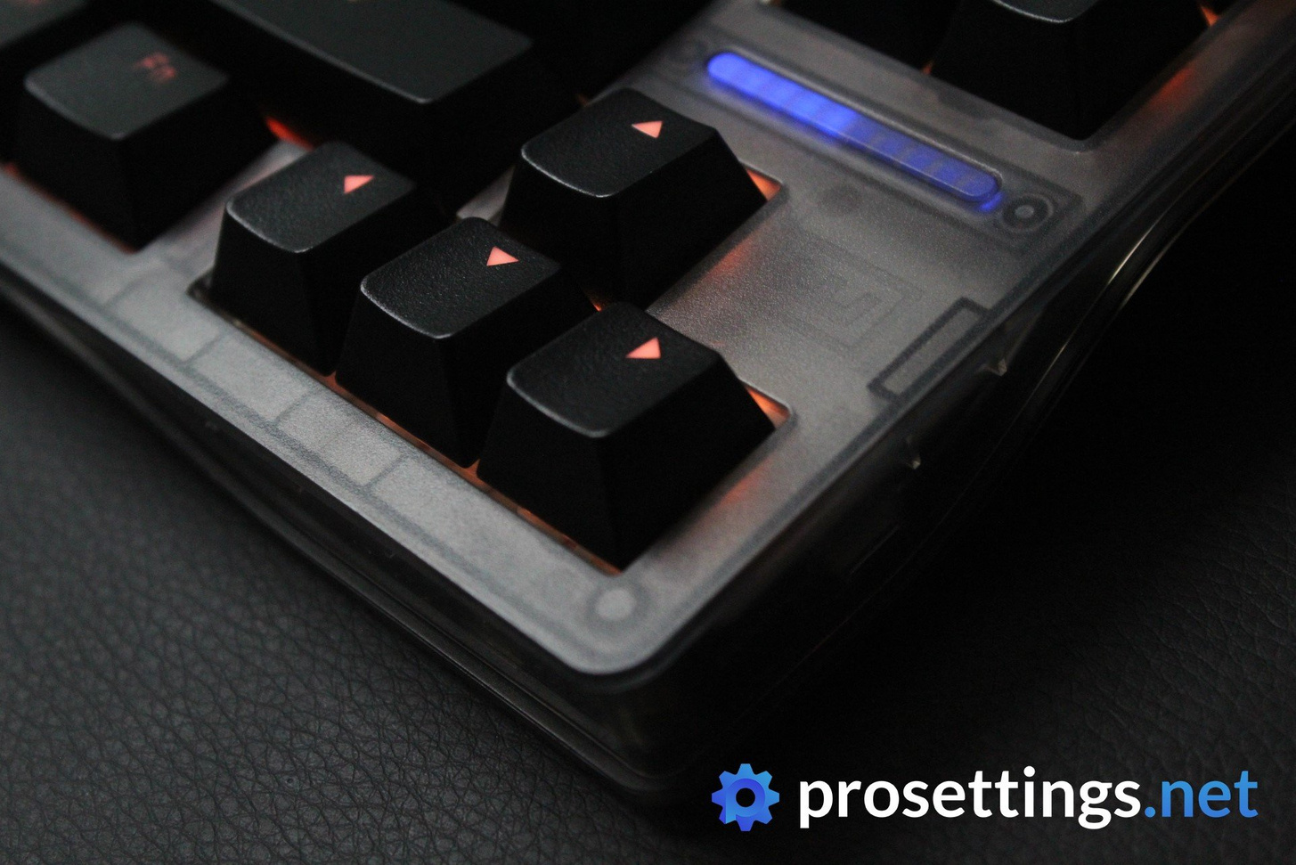 Best Keyboard for CS2 [886 Pro Players, Oct 2025]