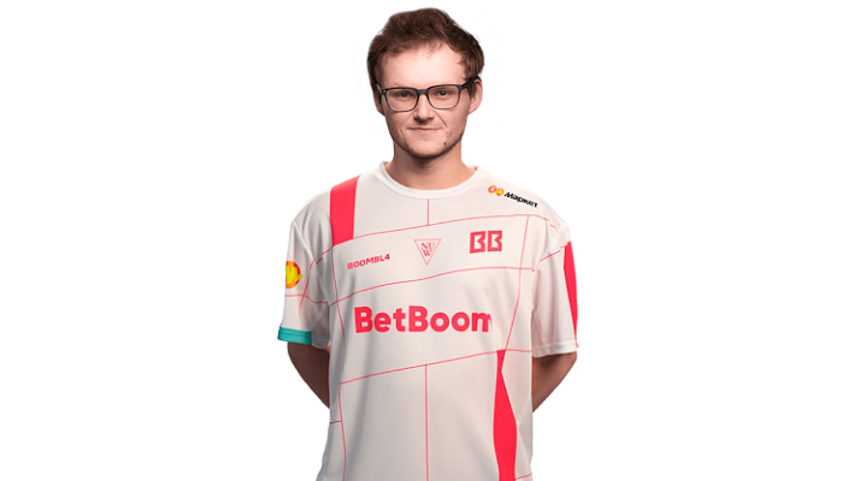 Boombl4 CS2 Settings, Crosshair & Config - ProSettings.net