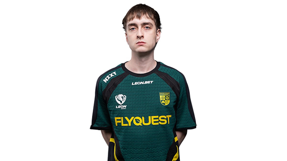 Liazz CS2 Settings, Crosshair & Config - ProSettings.net