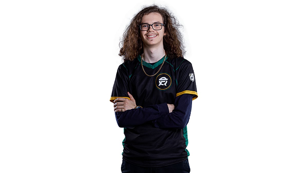 Lou Apex Legends Settings, Crosshair & Config - ProSettings.net