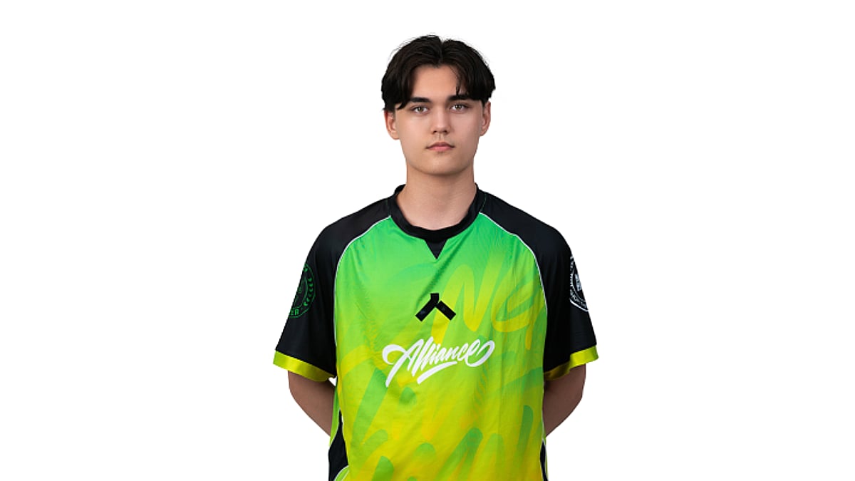 poiii CS2 Settings, Crosshair & Config - ProSettings.net