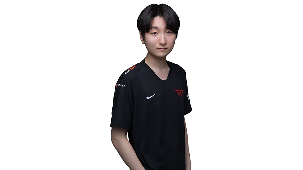 Selly Apex Legends Settings, Crosshair & Config - ProSettings.net