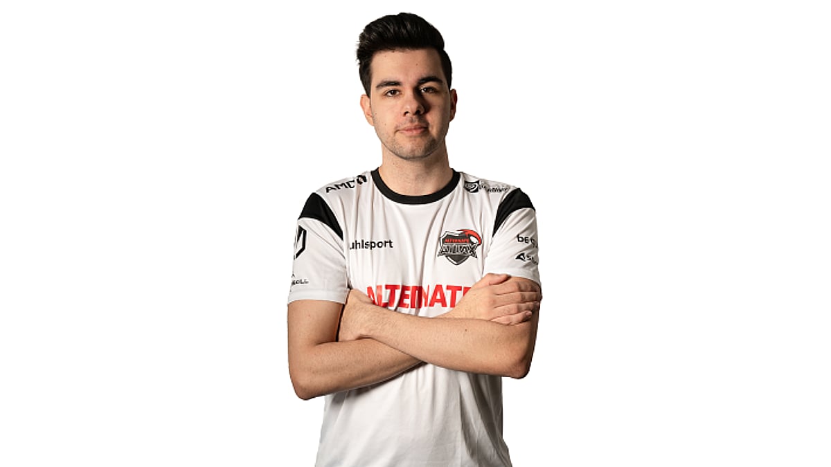 ArroW CS2 Settings, Crosshair & Config - ProSettings.net