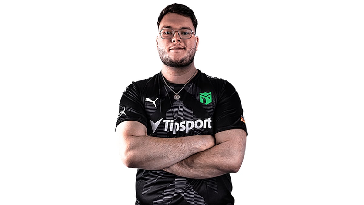 red CS2 Settings, Crosshair & Config - ProSettings.net