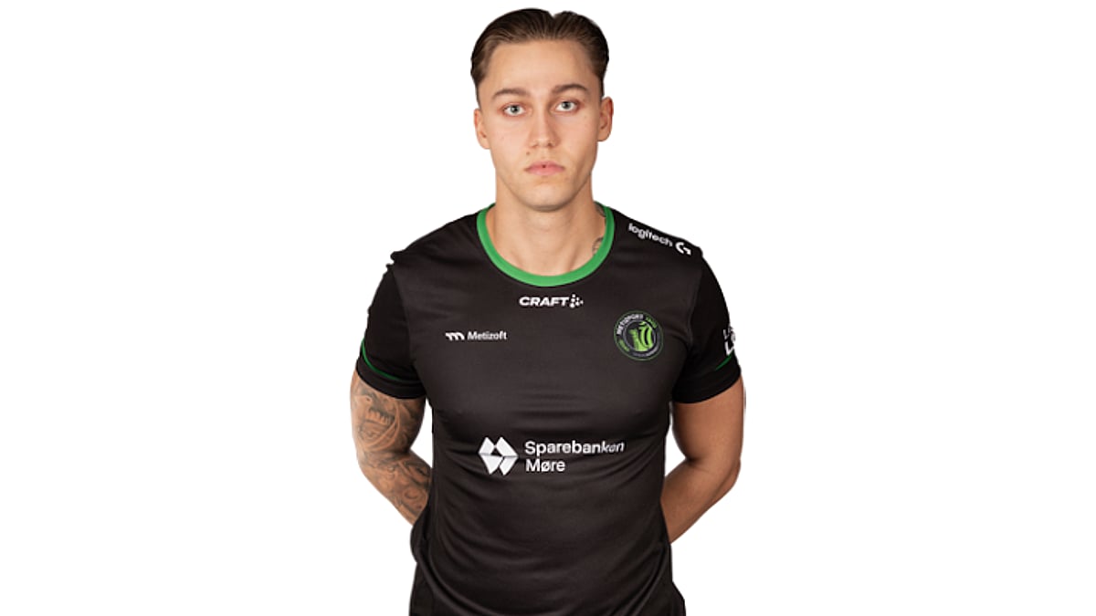 adamb CS2 Settings, Crosshair & Config - ProSettings.net