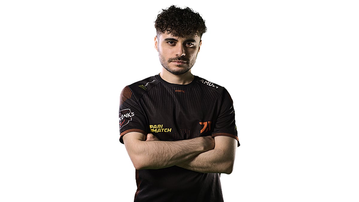 Golden CS2 Settings, Crosshair & Config - ProSettings.net