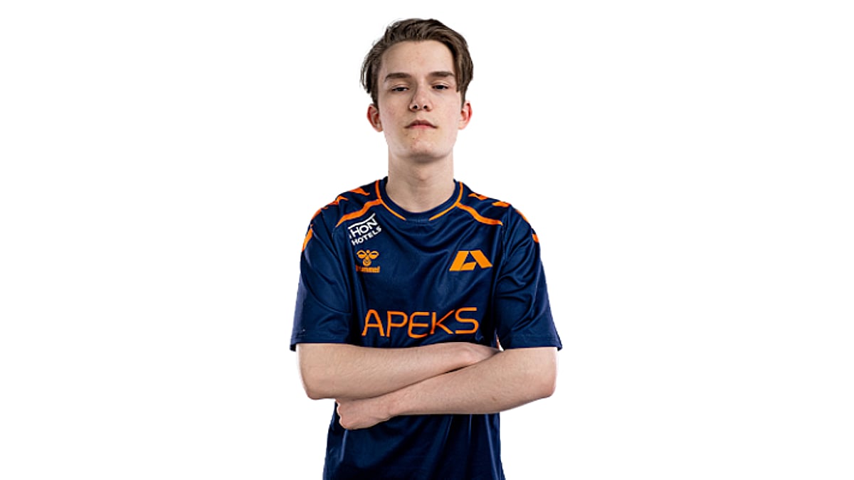 sense CS2 Settings, Crosshair & Config - ProSettings.net