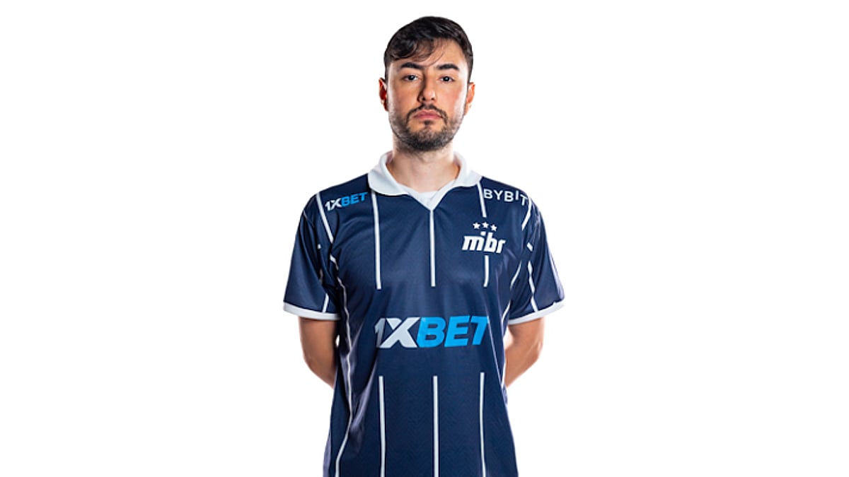 saffee CS2 Settings, Crosshair & Config - ProSettings.net