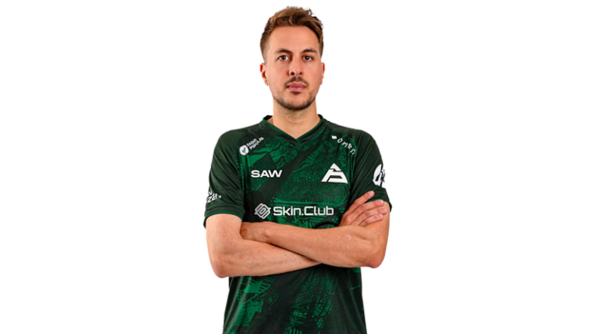 roman CS2 Settings, Crosshair & Config - ProSettings.net