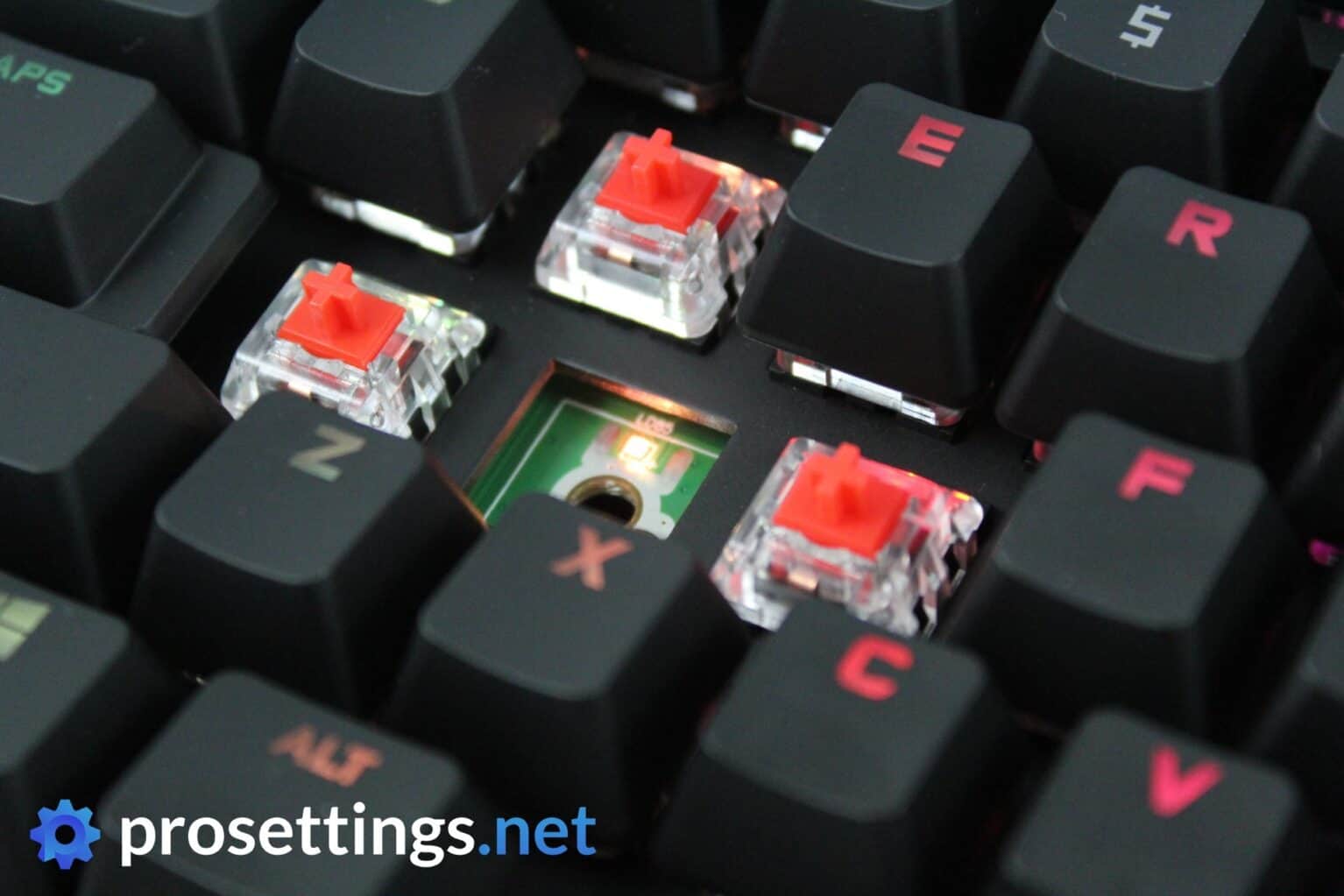 Best Keyboard for CS2 [856 Pro Players, Jan 2026]